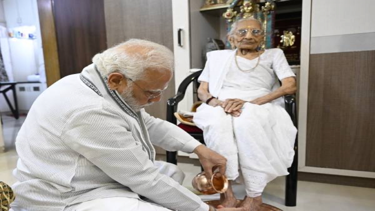 हीराबेन की संघर्ष भरी कहानी, कभी मां का प्यार नसीब नहीं हुआ | Heeraben ...